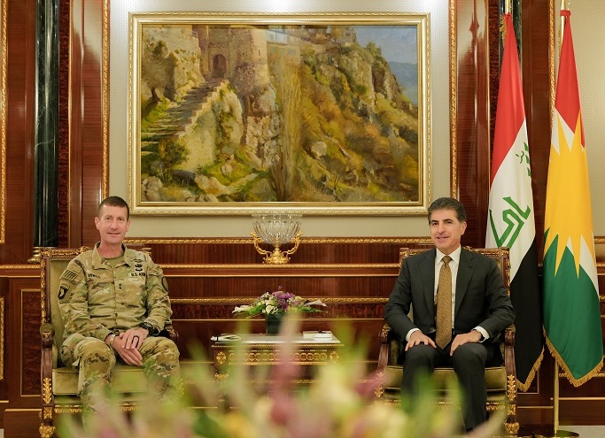 نێچیرڤان بارزانى لەگەڵ فەرماندەی گشتیی هێزەكانی هاوپەیمانان كۆبووه‌وه‌